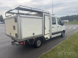 White Volkswagen Crafter 2010 in Riga, with an engine capacity of 2.50 L and mileage of 340 thousand km for 3700 €, photo 5 on AUTOMOTO.COM.LV