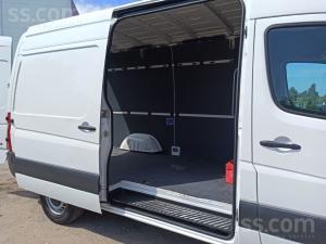 Balts Volkswagen Crafter 2011 Daugavpils, ar dzinēja tilpumu 2.00 L un nobraukumu 0 tūkst. km par 9900 €, foto 24 vietnē AUTOMOTO.COM.LV