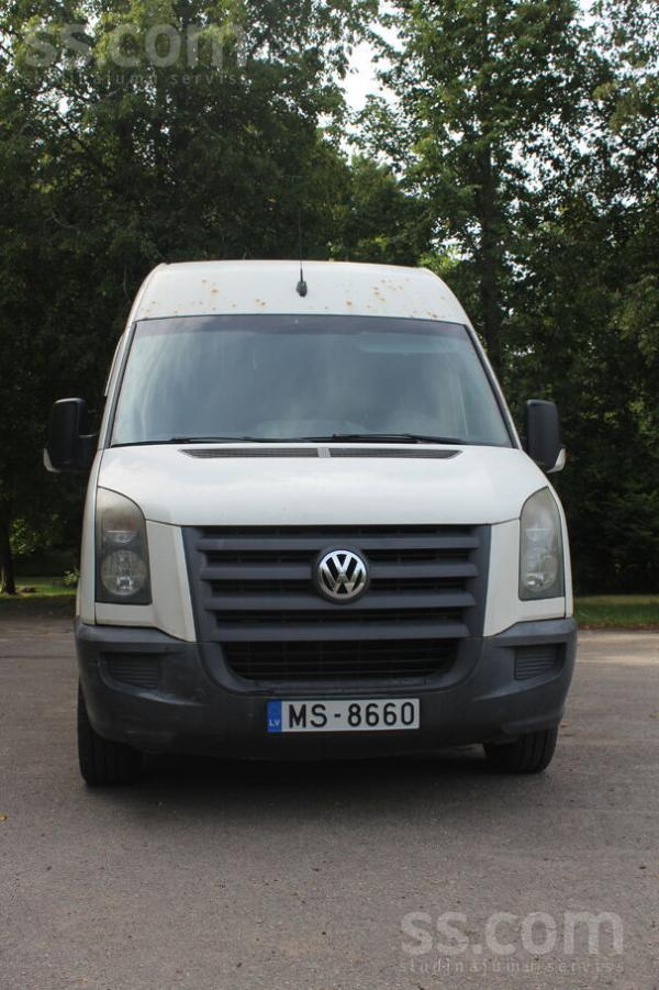 White Volkswagen Crafter 2011 in Tukums, with an engine capacity of 2.50 L and mileage of 460 thousand km for 4500 €, photo 1 on AUTOMOTO.COM.LV