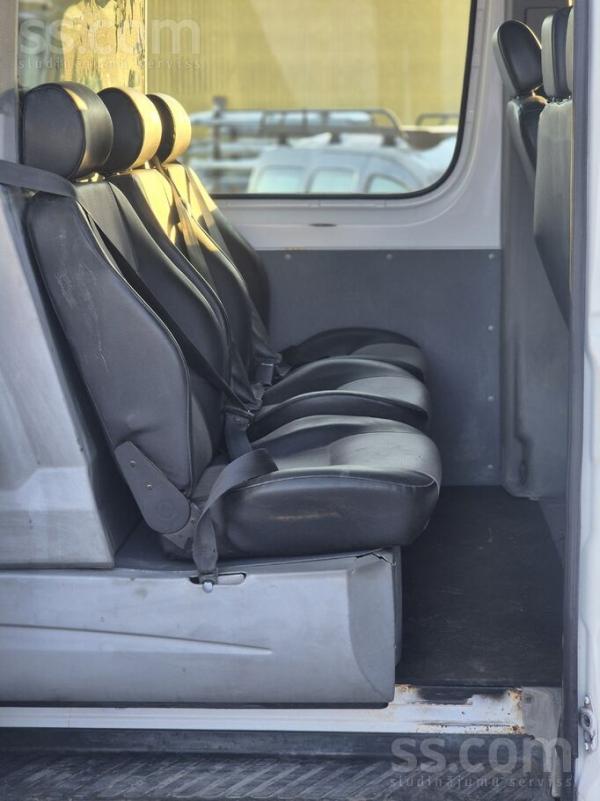 White Volkswagen Crafter 2012 in Tukums, with an engine capacity of 2.00 L and mileage of 374 thousand km for 7900 €, photo 7 on AUTOMOTO.COM.LV