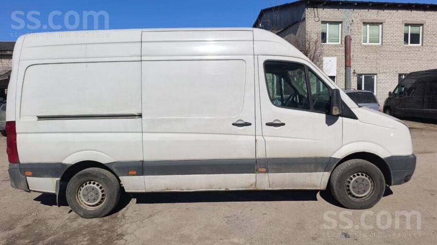 White Volkswagen Crafter 2012 in Riga, with an engine capacity of 2.00 L and mileage of 305 thousand km for 3400 €, photo 3 on AUTOMOTO.COM.LV