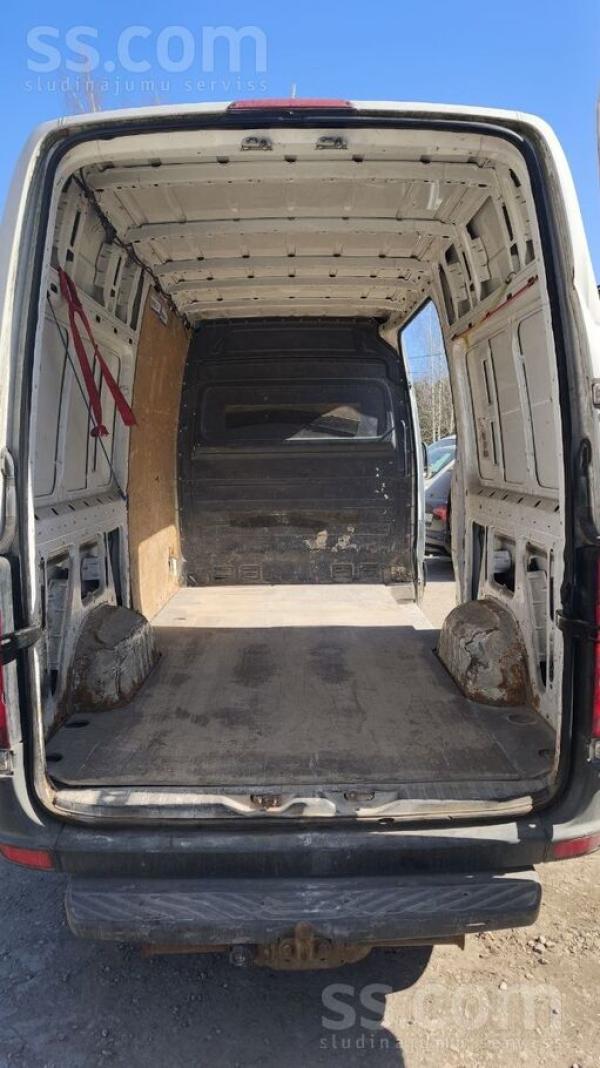 Balts Volkswagen Crafter 2012 Rīga, ar dzinēja tilpumu 2.00 L un nobraukumu 305 tūkst. km par 3400 €, foto 4 vietnē AUTOMOTO.COM.LV