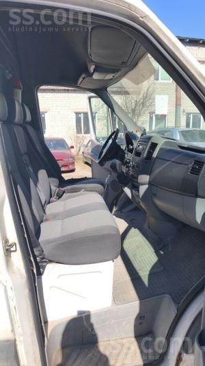 White Volkswagen Crafter 2012 in Riga, with an engine capacity of 2.00 L and mileage of 305 thousand km for 3400 €, photo 7 on AUTOMOTO.COM.LV