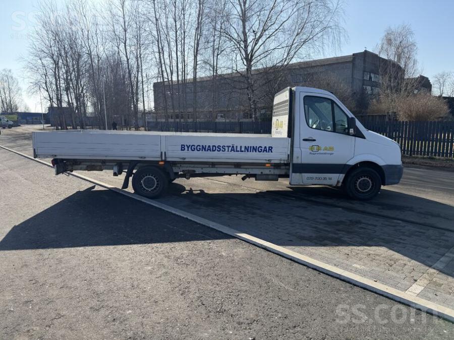 White Volkswagen Crafter 2012 in Riga, with an engine capacity of 2.00 L and mileage of 275 thousand km for 5500 €, photo 4 on AUTOMOTO.COM.LV