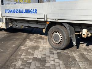 White Volkswagen Crafter 2012 in Riga, with an engine capacity of 2.00 L and mileage of 275 thousand km for 5500 €, photo 7 on AUTOMOTO.COM.LV