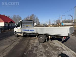 White Volkswagen Crafter 2012 in Riga, with an engine capacity of 2.00 L and mileage of 275 thousand km for 5500 €, photo 8 on AUTOMOTO.COM.LV