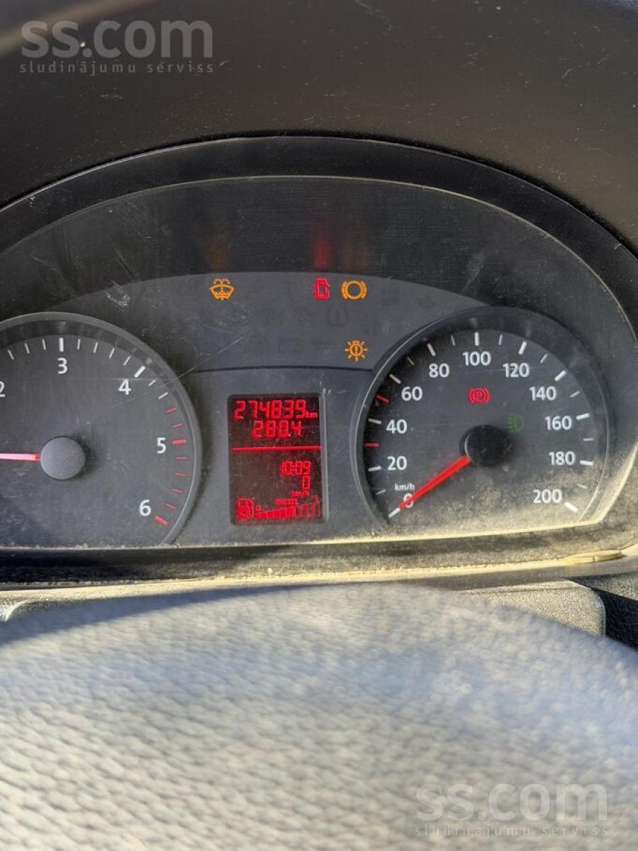 White Volkswagen Crafter 2012 in Riga, with an engine capacity of 2.00 L and mileage of 275 thousand km for 5500 €, photo 10 on AUTOMOTO.COM.LV