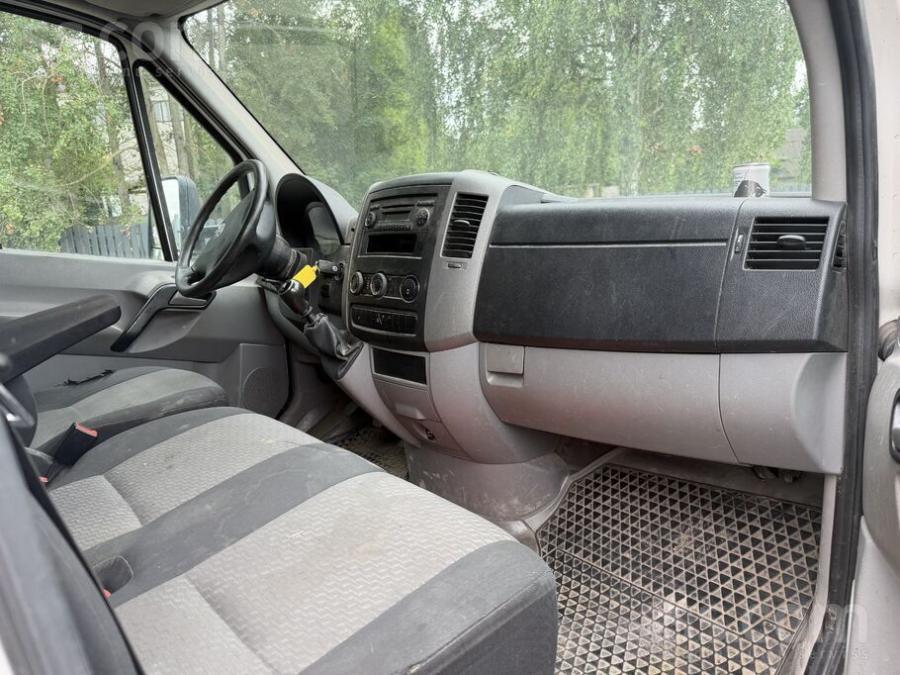 Balts Volkswagen Crafter 2012 Rīga, ar dzinēja tilpumu 2.00 L un nobraukumu 275 tūkst. km par 4850 €, foto 5 vietnē AUTOMOTO.COM.LV