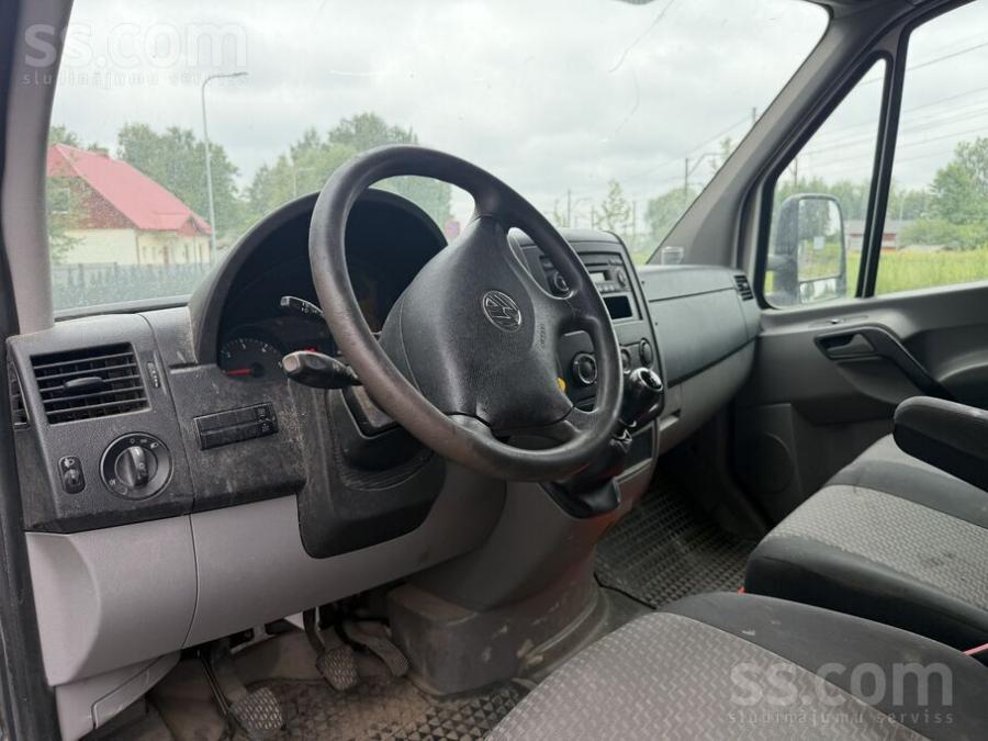 Balts Volkswagen Crafter 2012 Rīga, ar dzinēja tilpumu 2.00 L un nobraukumu 275 tūkst. km par 4850 €, foto 7 vietnē AUTOMOTO.COM.LV