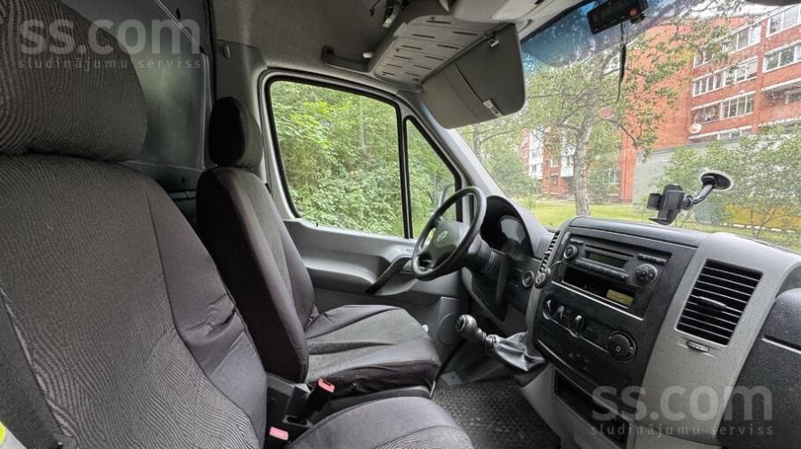 Balts Volkswagen Crafter 2012 Rīga, ar dzinēja tilpumu 2.00 L un nobraukumu 256 tūkst. km par 7200 €, foto 7 vietnē AUTOMOTO.COM.LV