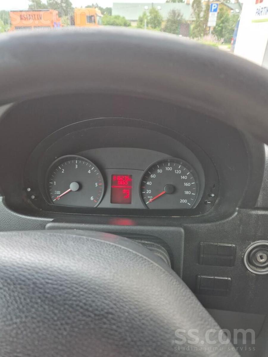 White Volkswagen Crafter 2012 in Riga, with an engine capacity of 2.00 L and mileage of 316 thousand km for 5500 €, photo 6 on AUTOMOTO.COM.LV