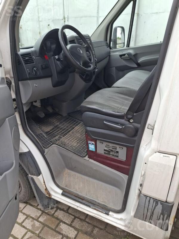 Balts Volkswagen Crafter 2012 Rīga, ar dzinēja tilpumu 2.00 L un nobraukumu 360 tūkst. km par 7990 €, foto 9 vietnē AUTOMOTO.COM.LV