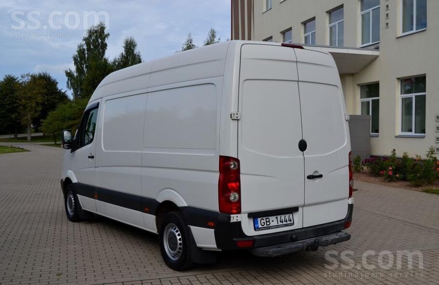 White Volkswagen Crafter 2012 in Tukums, with an engine capacity of 2.00 L and mileage of 430 thousand km for 7800 €, photo 6 on AUTOMOTO.COM.LV