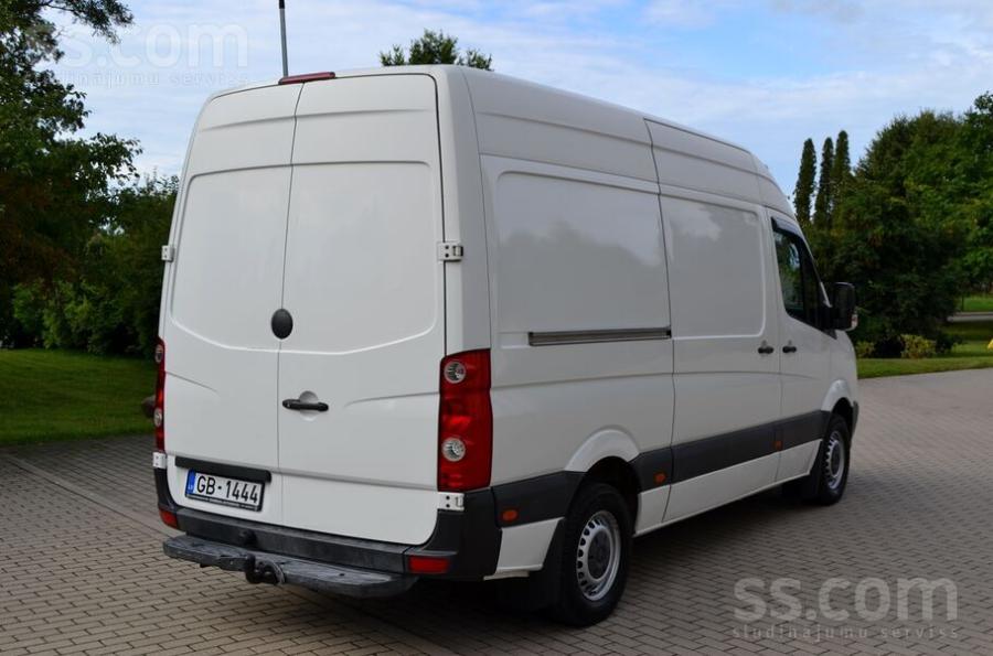 White Volkswagen Crafter 2012 in Tukums, with an engine capacity of 2.00 L and mileage of 430 thousand km for 7800 €, photo 7 on AUTOMOTO.COM.LV