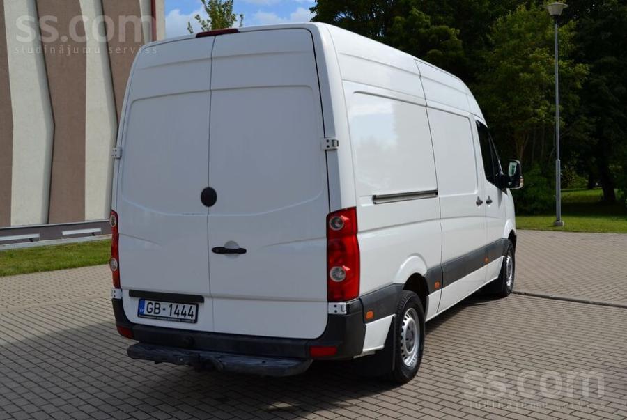 White Volkswagen Crafter 2012 in Tukums, with an engine capacity of 2.00 L and mileage of 430 thousand km for 7800 €, photo 13 on AUTOMOTO.COM.LV
