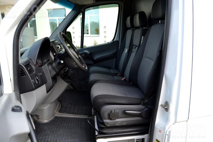 White Volkswagen Crafter 2012 in Tukums, with an engine capacity of 2.00 L and mileage of 430 thousand km for 7800 €, photo 14 on AUTOMOTO.COM.LV