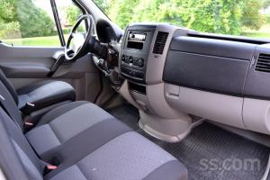 White Volkswagen Crafter 2012 in Tukums, with an engine capacity of 2.00 L and mileage of 430 thousand km for 7800 €, photo 15 on AUTOMOTO.COM.LV