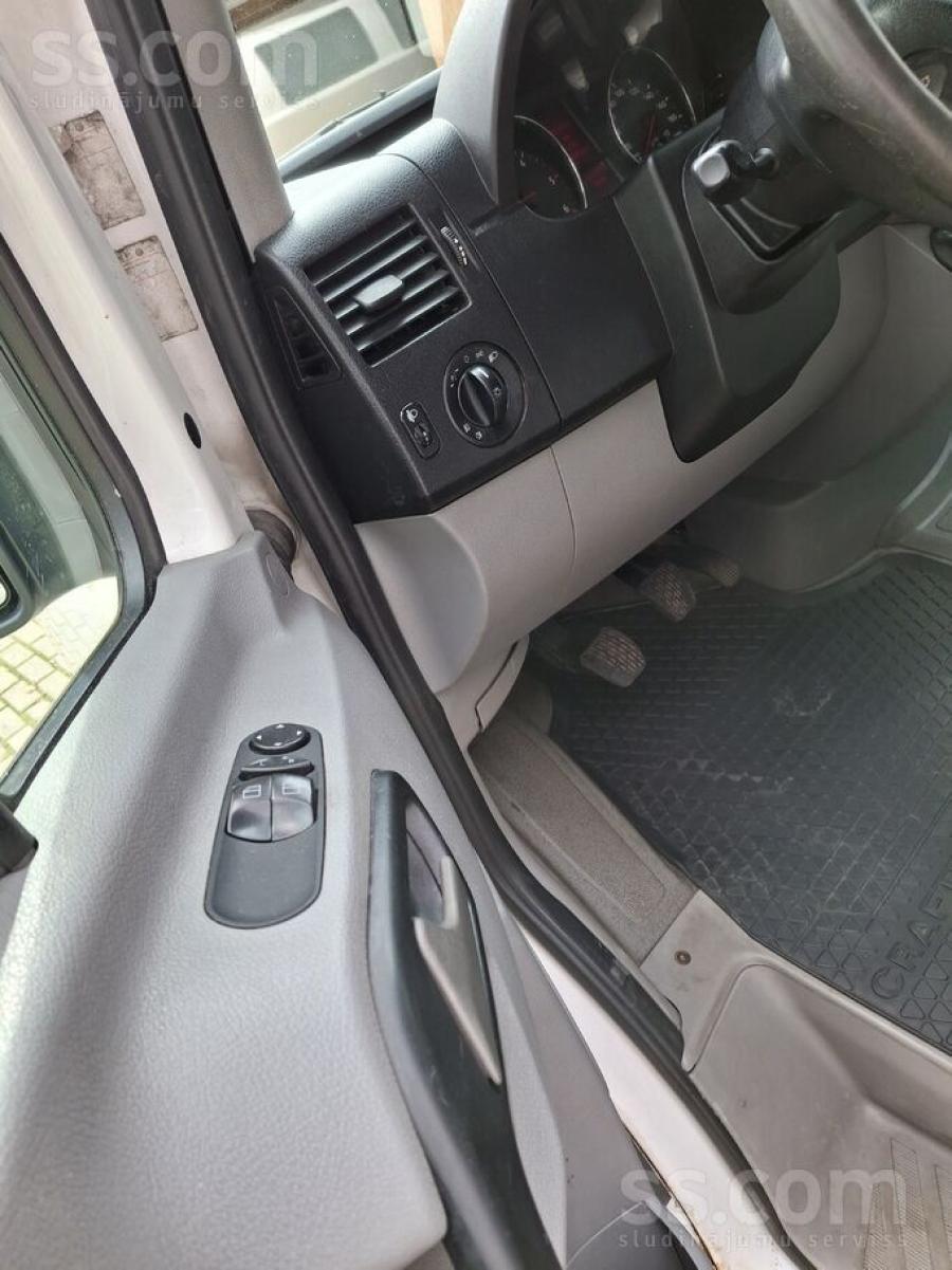 Balts Volkswagen Crafter 2012 Rīga, ar dzinēja tilpumu 2.00 L un nobraukumu 345 tūkst. km par 3900 €, foto 11 vietnē AUTOMOTO.COM.LV