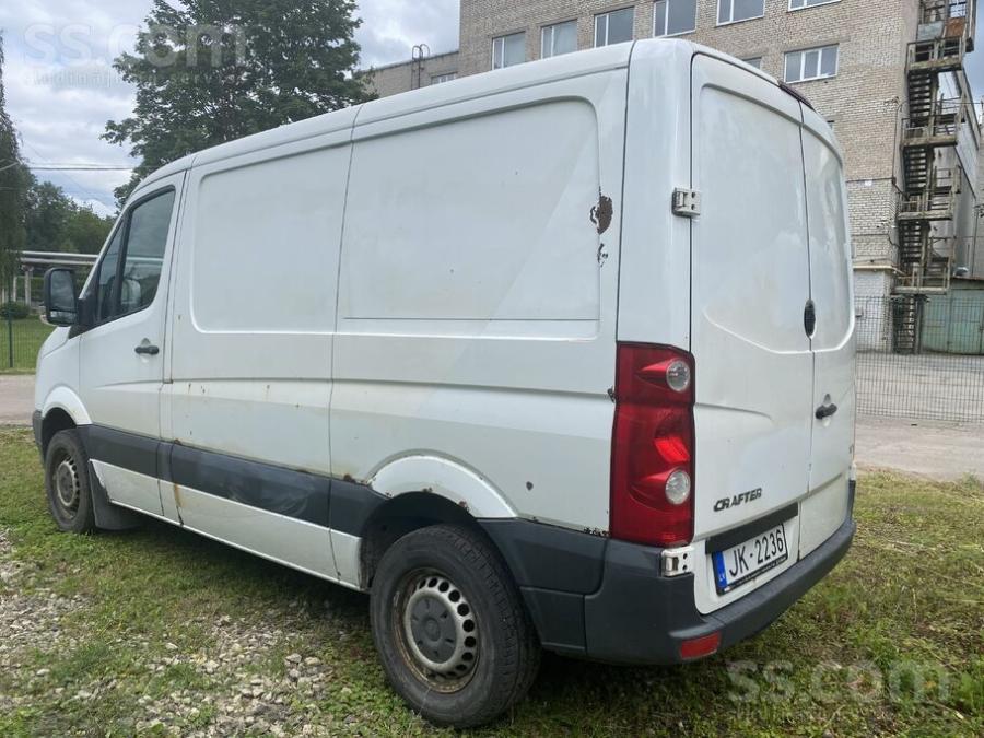 White Volkswagen Crafter 2013 in Riga, with an engine capacity of 2.00 L and mileage of 266 thousand km for 3990 €, photo 4 on AUTOMOTO.COM.LV
