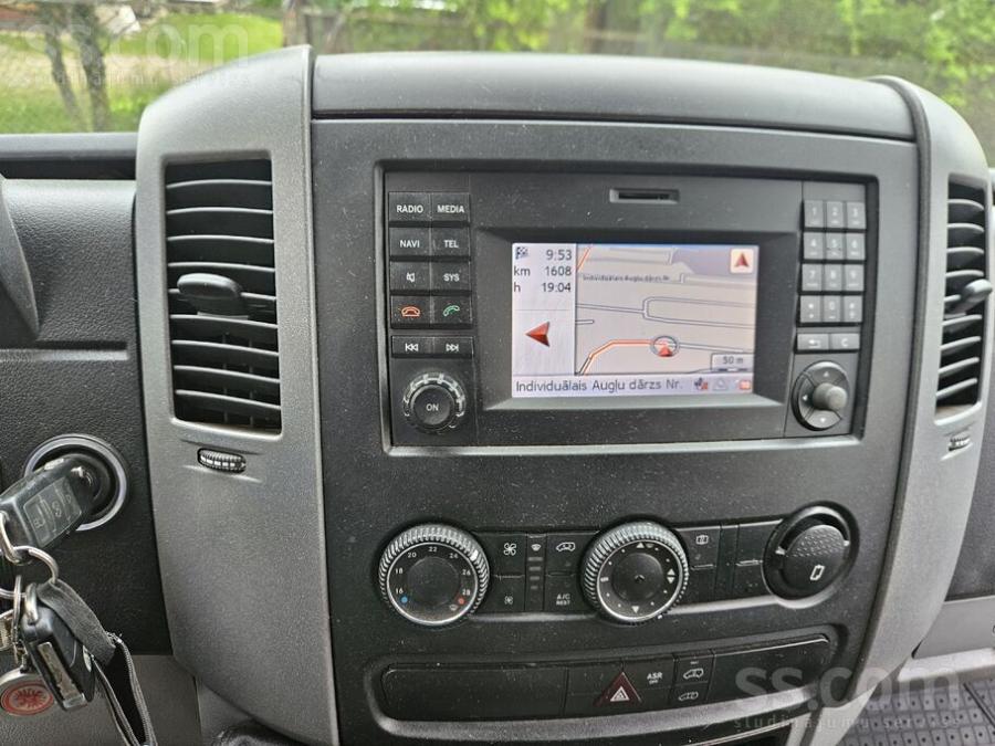Balts Volkswagen Crafter 2013 Ogre, ar dzinēja tilpumu 2.00 L un nobraukumu 194 tūkst. km par 12600 €, foto 6 vietnē AUTOMOTO.COM.LV