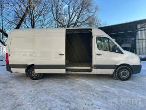 White Volkswagen Crafter 2013 in Riga, with an engine capacity of 2.00 L and mileage of 429 thousand km for 7600 €, photo 4 on AUTOMOTO.COM.LV