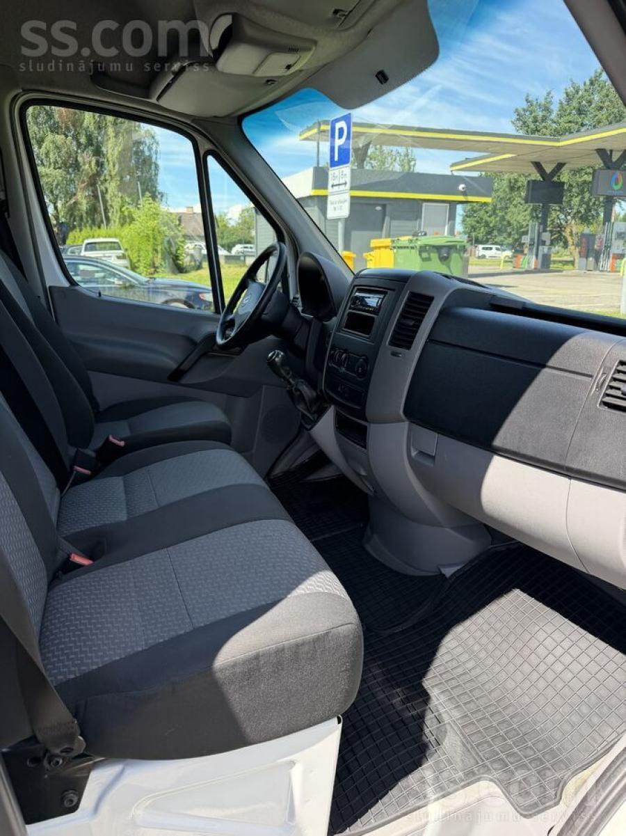 Balts Volkswagen Crafter 2013 Rīga, ar dzinēja tilpumu 2.00 L un nobraukumu 266 tūkst. km par 7300 €, foto 8 vietnē AUTOMOTO.COM.LV