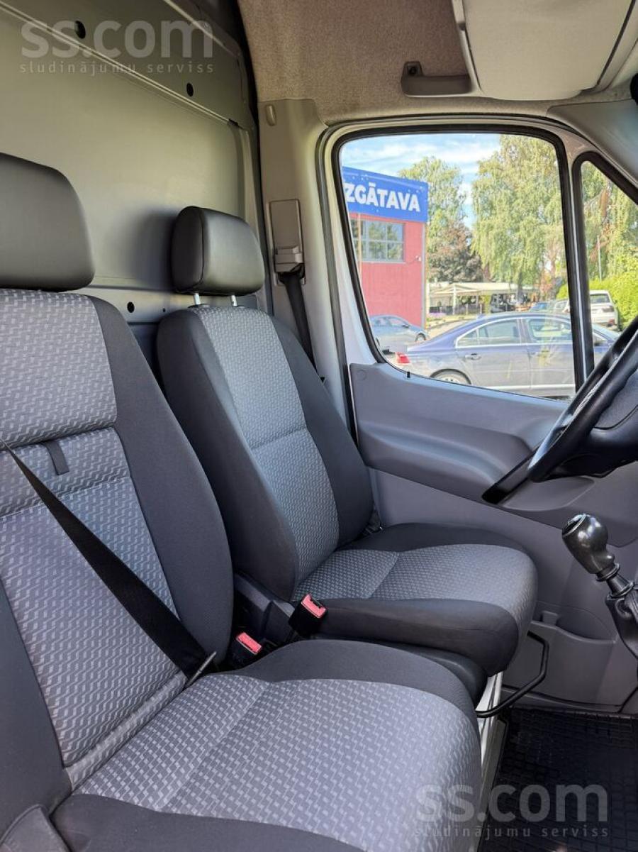 Balts Volkswagen Crafter 2013 Rīga, ar dzinēja tilpumu 2.00 L un nobraukumu 266 tūkst. km par 7300 €, foto 10 vietnē AUTOMOTO.COM.LV