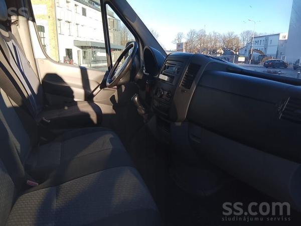 Balts Volkswagen Crafter 2013 Rīga, ar dzinēja tilpumu 2.50 L un nobraukumu 304 tūkst. km par 3509 €, foto 7 vietnē AUTOMOTO.COM.LV