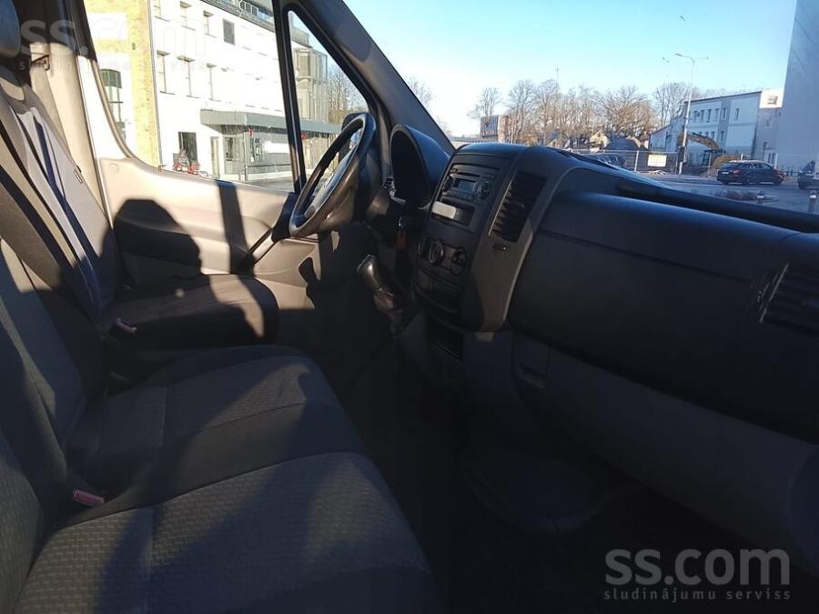 Balts Volkswagen Crafter 2013 Rīga, ar dzinēja tilpumu 2.50 L un nobraukumu 304 tūkst. km par 3509 €, foto 8 vietnē AUTOMOTO.COM.LV