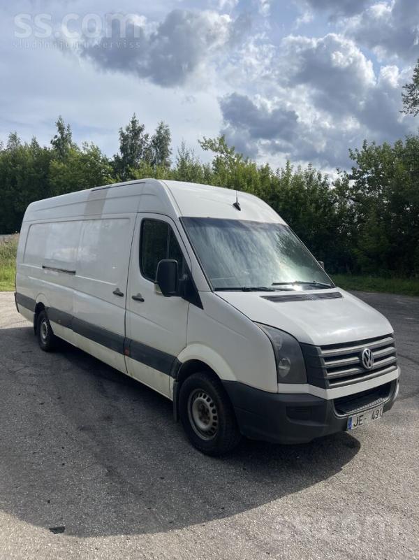 White Volkswagen Crafter 2013 in Ogre, with an engine capacity of 2.00 L and mileage of 715 thousand km for 4250 €, photo 1 on AUTOMOTO.COM.LV
