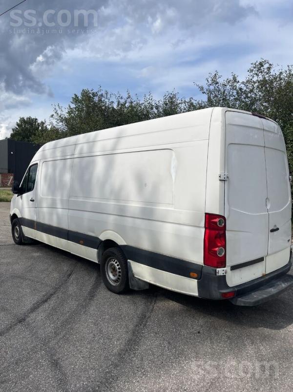 White Volkswagen Crafter 2013 in Ogre, with an engine capacity of 2.00 L and mileage of 715 thousand km for 4250 €, photo 4 on AUTOMOTO.COM.LV