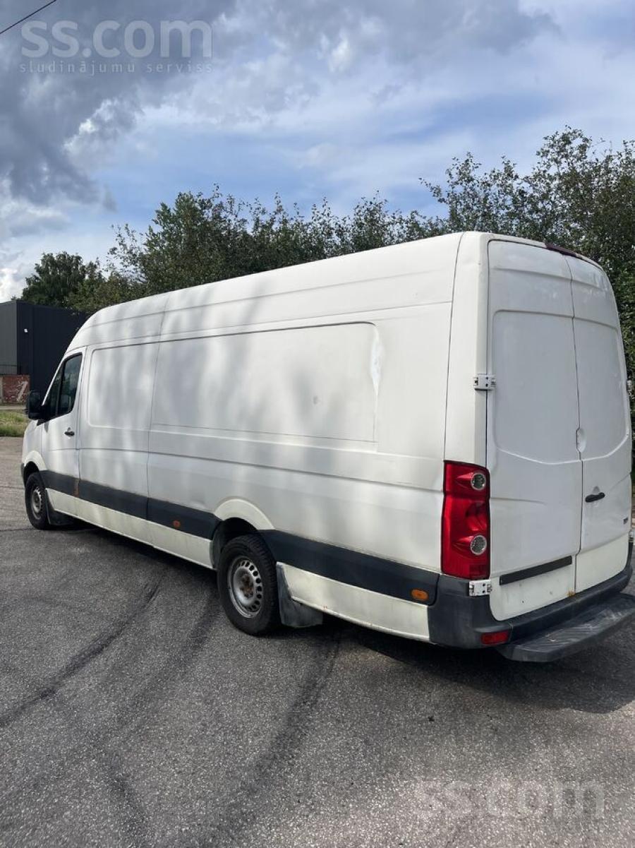 White Volkswagen Crafter 2013 in Ogre, with an engine capacity of 2.00 L and mileage of 715 thousand km for 4250 €, photo 5 on AUTOMOTO.COM.LV