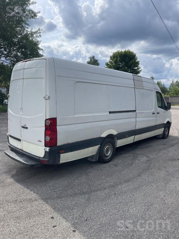 White Volkswagen Crafter 2013 in Ogre, with an engine capacity of 2.00 L and mileage of 715 thousand km for 4250 €, photo 5 on AUTOMOTO.COM.LV