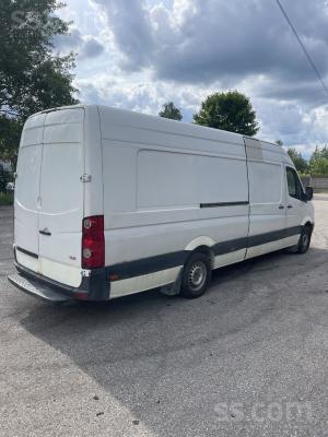 White Volkswagen Crafter 2013 in Ogre, with an engine capacity of 2.00 L and mileage of 715 thousand km for 4250 €, photo 6 on AUTOMOTO.COM.LV
