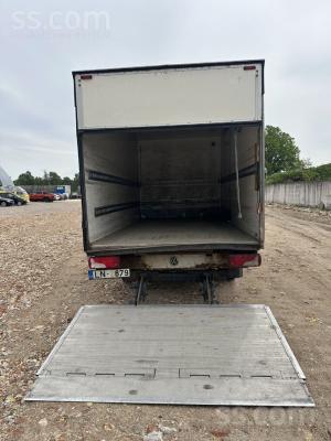 Balts Volkswagen Crafter 2013 Rīga, ar dzinēja tilpumu 2.00 L un nobraukumu 902 tūkst. km par 3500 €, foto 8 vietnē AUTOMOTO.COM.LV