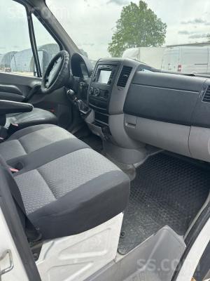 Balts Volkswagen Crafter 2013 Rīga, ar dzinēja tilpumu 2.00 L un nobraukumu 902 tūkst. km par 3500 €, foto 9 vietnē AUTOMOTO.COM.LV
