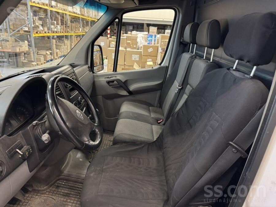 White Volkswagen Crafter 2013 in Riga, with an engine capacity of 2.00 L and mileage of 367 thousand km for 5900 €, photo 7 on AUTOMOTO.COM.LV