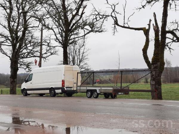 White Volkswagen Crafter 2013 in Ogre, with an engine capacity of 2.00 L and mileage of 50 thousand km for 2000 €, photo 1 on AUTOMOTO.COM.LV