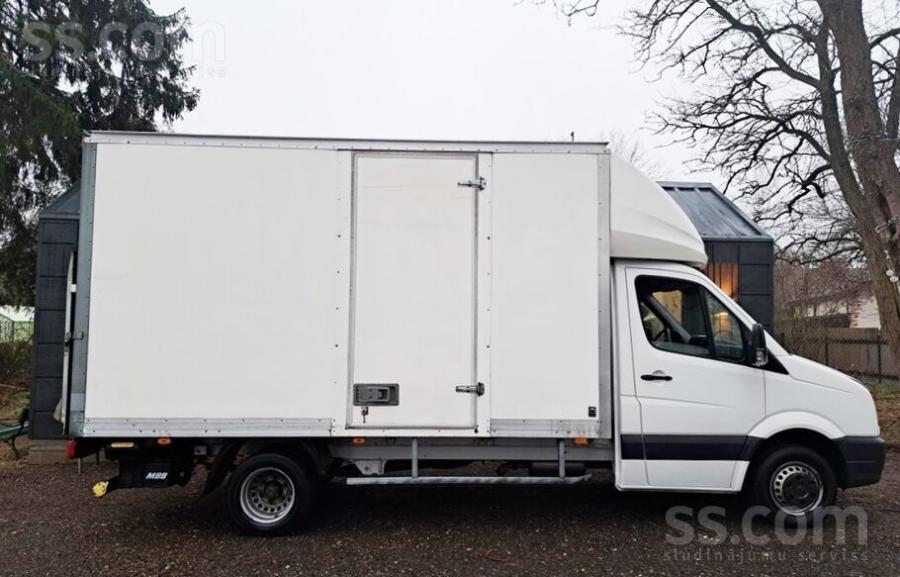 White Volkswagen Crafter 2014 in Riga, with an engine capacity of 2.00 L and mileage of 0 thousand km for 16335 €, photo 4 on AUTOMOTO.COM.LV