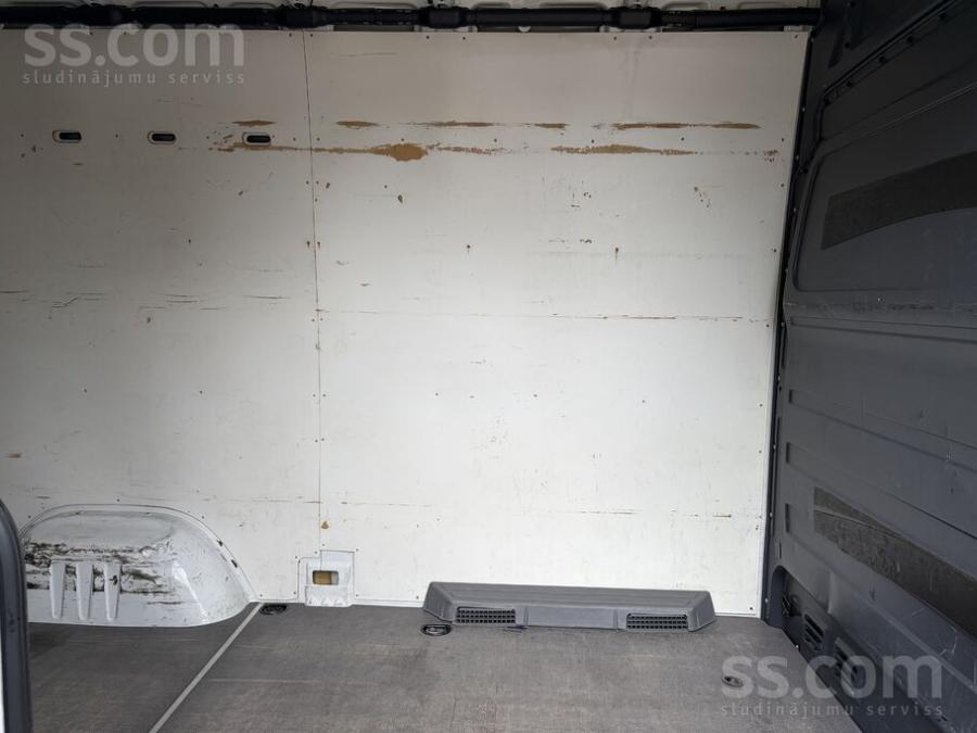 Balts Volkswagen Crafter 2014 Ogre, ar dzinēja tilpumu 2.00 L un nobraukumu 0 tūkst. km par 11950 €, foto 28 vietnē AUTOMOTO.COM.LV