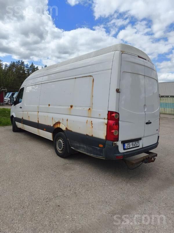 White Volkswagen Crafter 2014 in Jekabpils, with an engine capacity of 2.00 L and mileage of 336 thousand km for 6500 €, photo 4 on AUTOMOTO.COM.LV