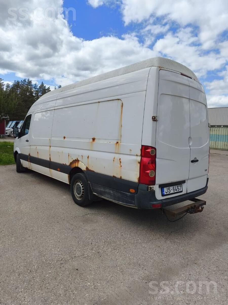 White Volkswagen Crafter 2014 in Jekabpils, with an engine capacity of 2.00 L and mileage of 336 thousand km for 6500 €, photo 5 on AUTOMOTO.COM.LV