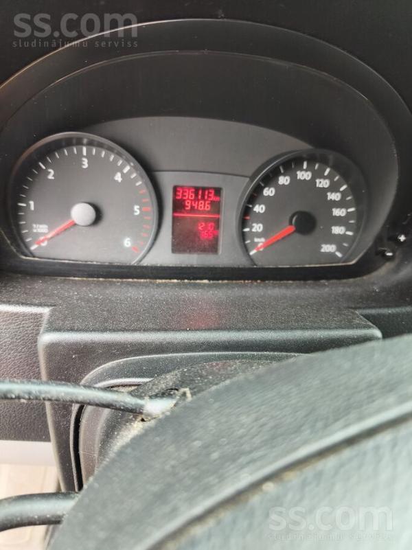 White Volkswagen Crafter 2014 in Jekabpils, with an engine capacity of 2.00 L and mileage of 336 thousand km for 6500 €, photo 10 on AUTOMOTO.COM.LV