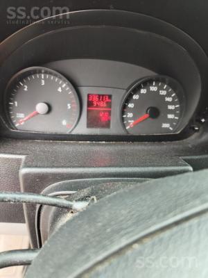 White Volkswagen Crafter 2014 in Jekabpils, with an engine capacity of 2.00 L and mileage of 336 thousand km for 6500 €, photo 11 on AUTOMOTO.COM.LV