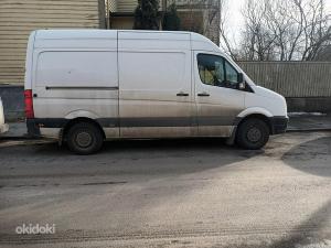 White Volkswagen Crafter 2014 in Jogeva, with an engine capacity of 0.00 L and mileage of 321 thousand km for 14900 €, photo 4 on AUTOMOTO.COM.LV