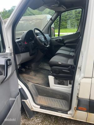 White Volkswagen Crafter 2014 in Jogeva, with an engine capacity of 0.00 L and mileage of 321 thousand km for 14900 €, photo 5 on AUTOMOTO.COM.LV