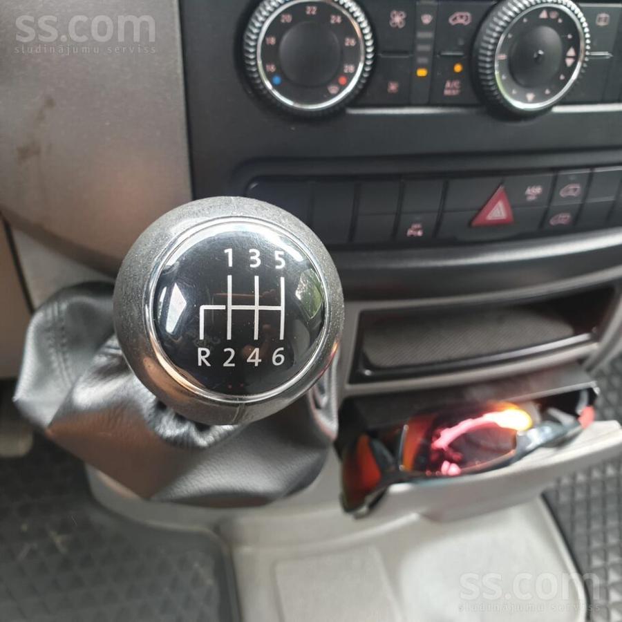 Balts Volkswagen Crafter 2014 Rīga, ar dzinēja tilpumu 2.00 L un nobraukumu 233 tūkst. km par 6750 €, foto 9 vietnē AUTOMOTO.COM.LV