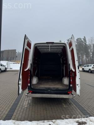 White Volkswagen Crafter 2015 in Riga, with an engine capacity of 2.00 L and mileage of 263 thousand km for 7800 €, photo 4 on AUTOMOTO.COM.LV
