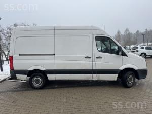White Volkswagen Crafter 2015 in Riga, with an engine capacity of 2.00 L and mileage of 263 thousand km for 7800 €, photo 7 on AUTOMOTO.COM.LV