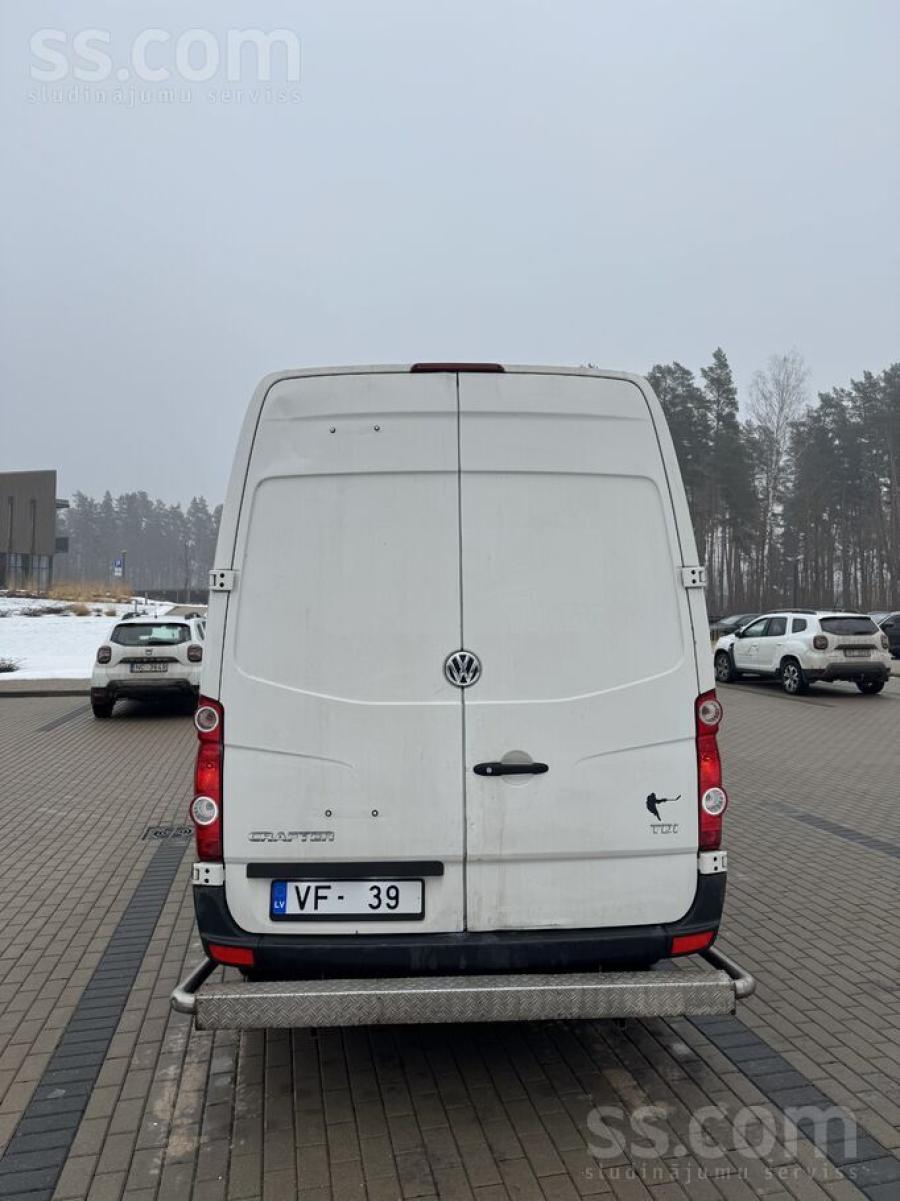 White Volkswagen Crafter 2015 in Riga, with an engine capacity of 2.00 L and mileage of 263 thousand km for 7800 €, photo 9 on AUTOMOTO.COM.LV